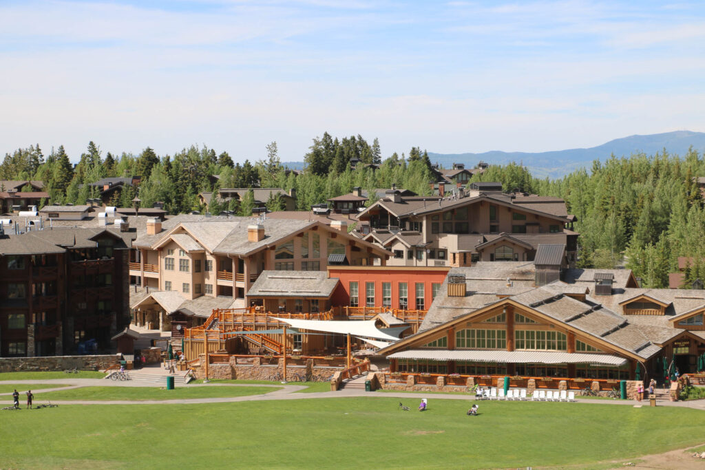 Deer Valley Based on the foundation of first-class service | Summit ...